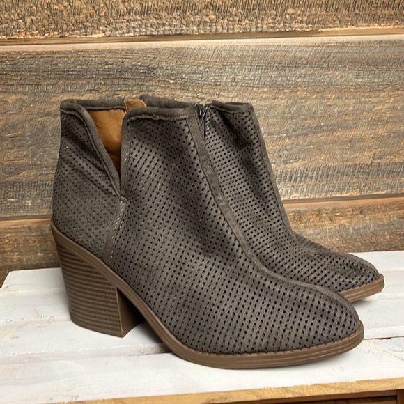 Coconuts by Matisse | Shoes | Coconuts Matisse Perforated Vegan Leather ...